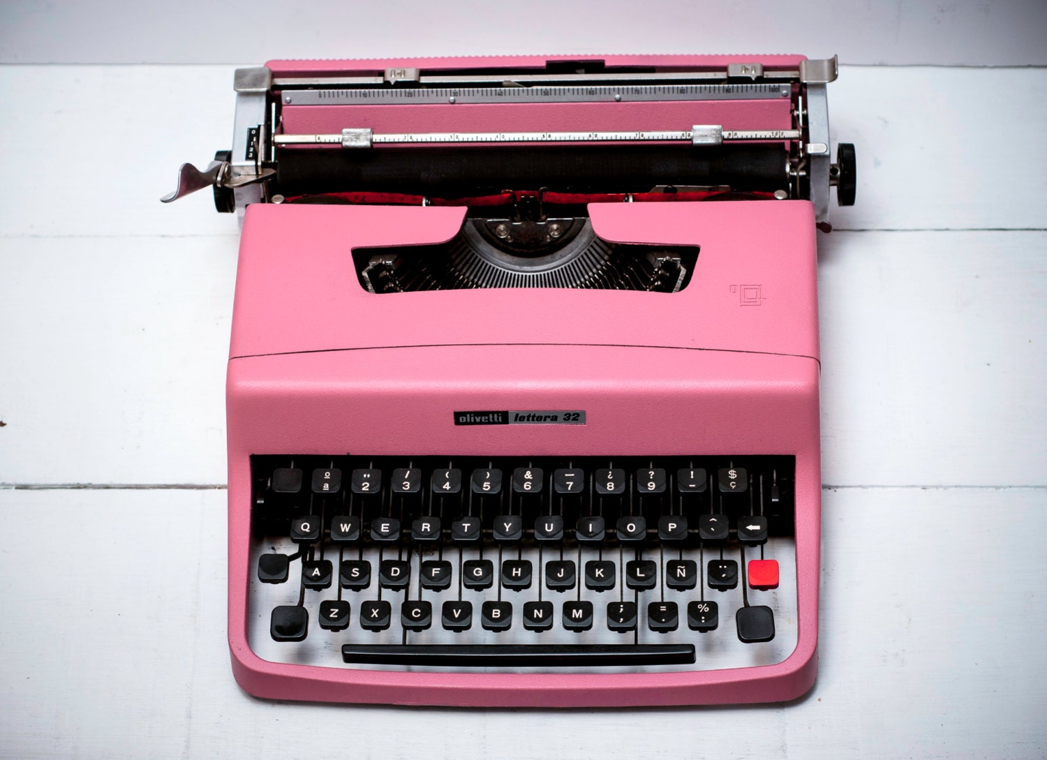 SALE OLIVETTI LETTERA 32 Vintage Typewriter by ElGranero