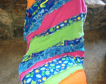 Rag strip quilt | Etsy