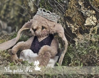 Items similar to Artist teddy bear friend OOAK collectible vintage ...