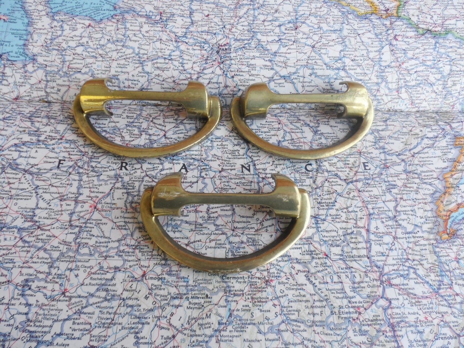 SALE! 3 vintage open wedge brass metal pull handles – Haute Juice