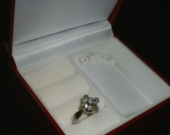 LED LIGHTED RING BOX FANCY ENGAGEMENT RING BOXES NYC by iboxnyc