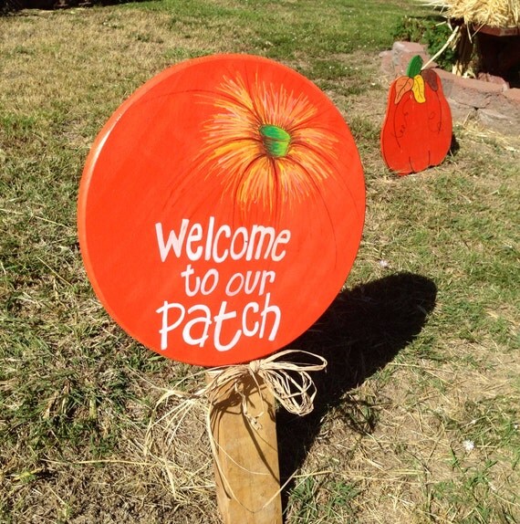 Items similar to Personalized Pumpkin Yard Sign, Halloween Decoration ...