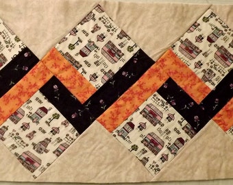 Zig zag table runner | Etsy