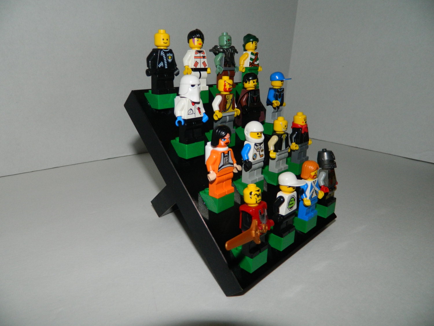 Display stand for LEGO minifigure
