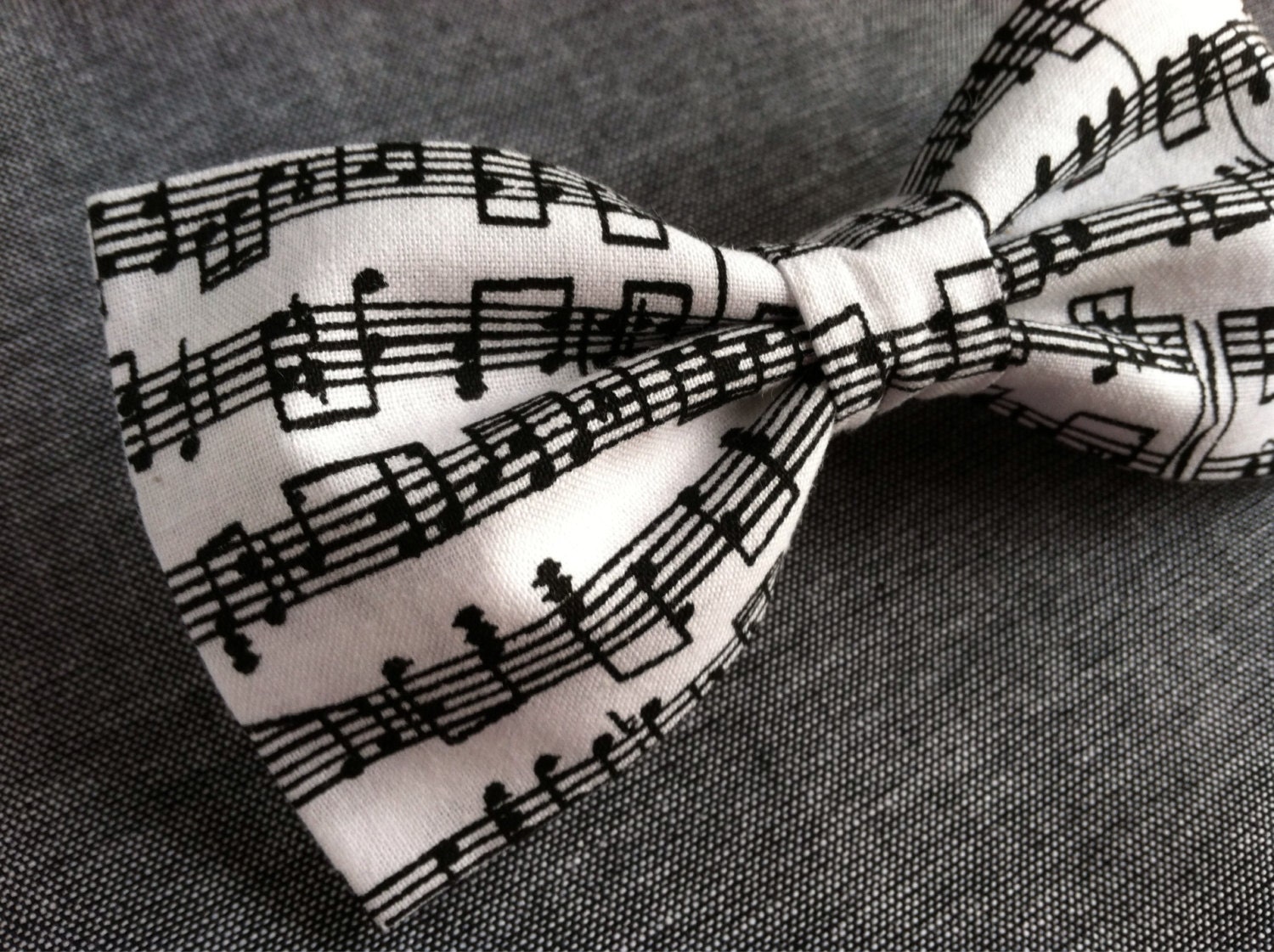 Musical note quirky fun unique clip on bow tie // Mens/teen