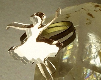 Ballerina ring | Etsy