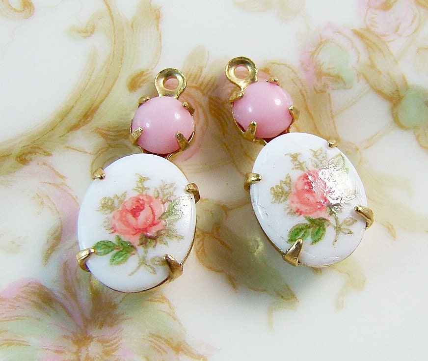 Vintage Pink Rose Cameo & Opaque Pink Round in 1 ring Two-Stone Brass ...