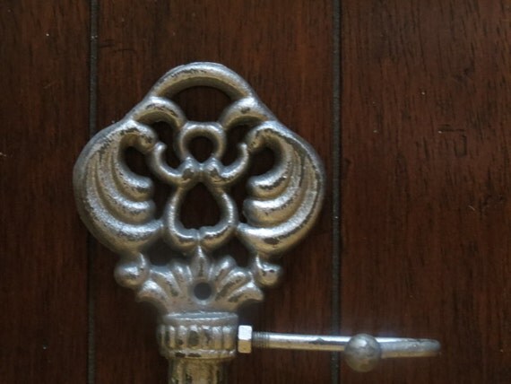 Silver Key Holder / Or Pick Color / Skeleton Key Rack / Cast