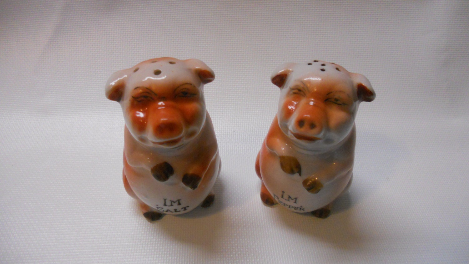Pig Salt and Pepper Shakers, Dispenser, Pig Figurine, Made in Japan ...