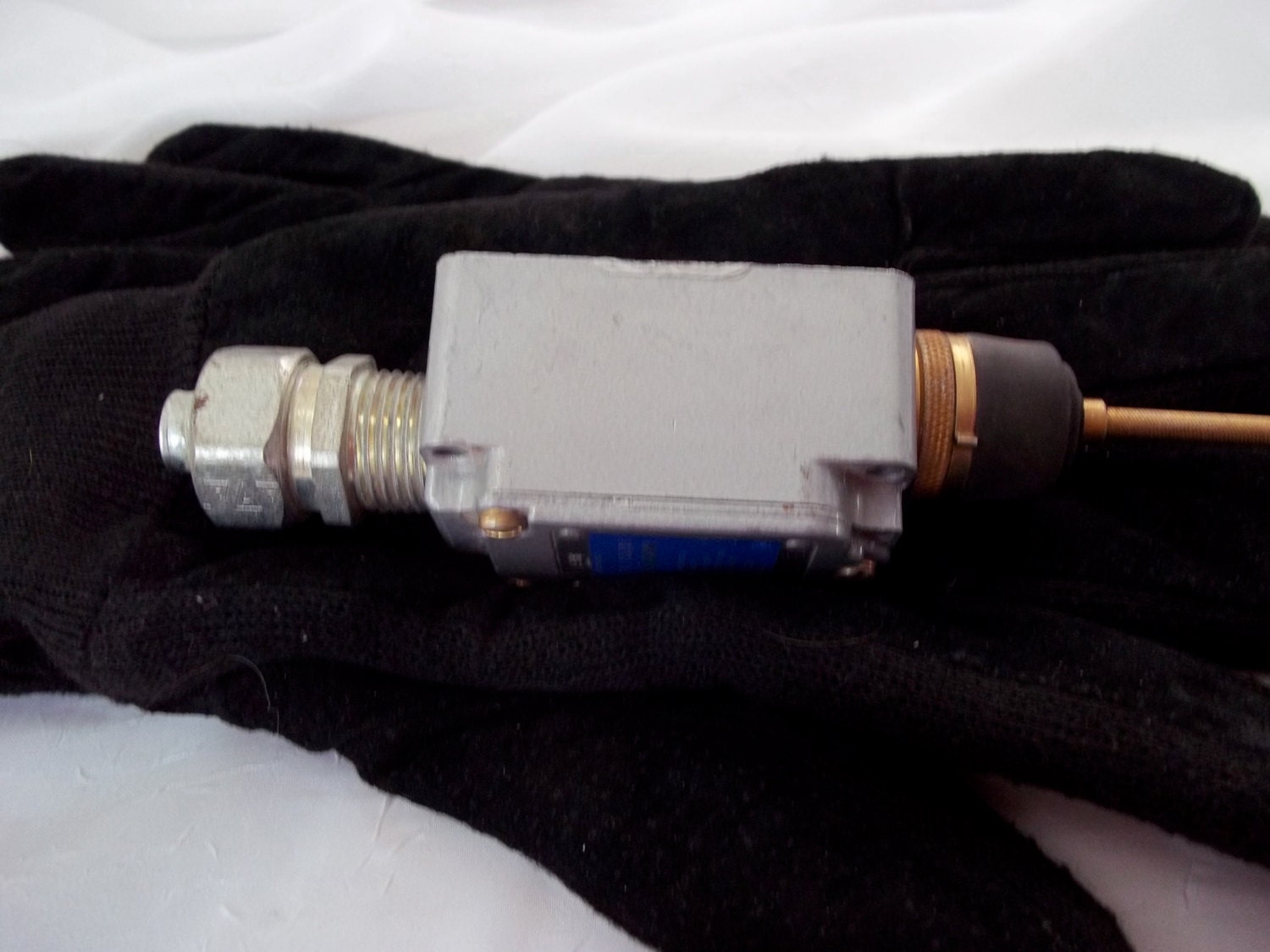 Precision Limit Switch 8LS1 by Micro Switch of Freeport IL