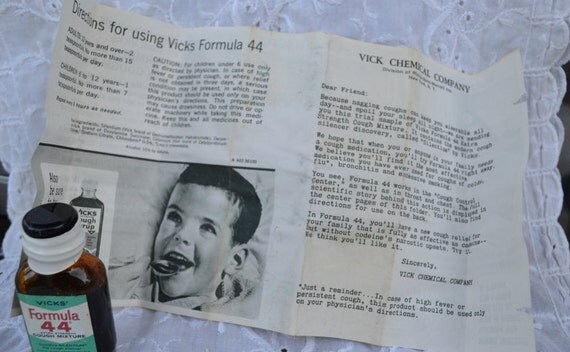 Vintage VICKs Formula 44 Sealed with complete packaging Glass