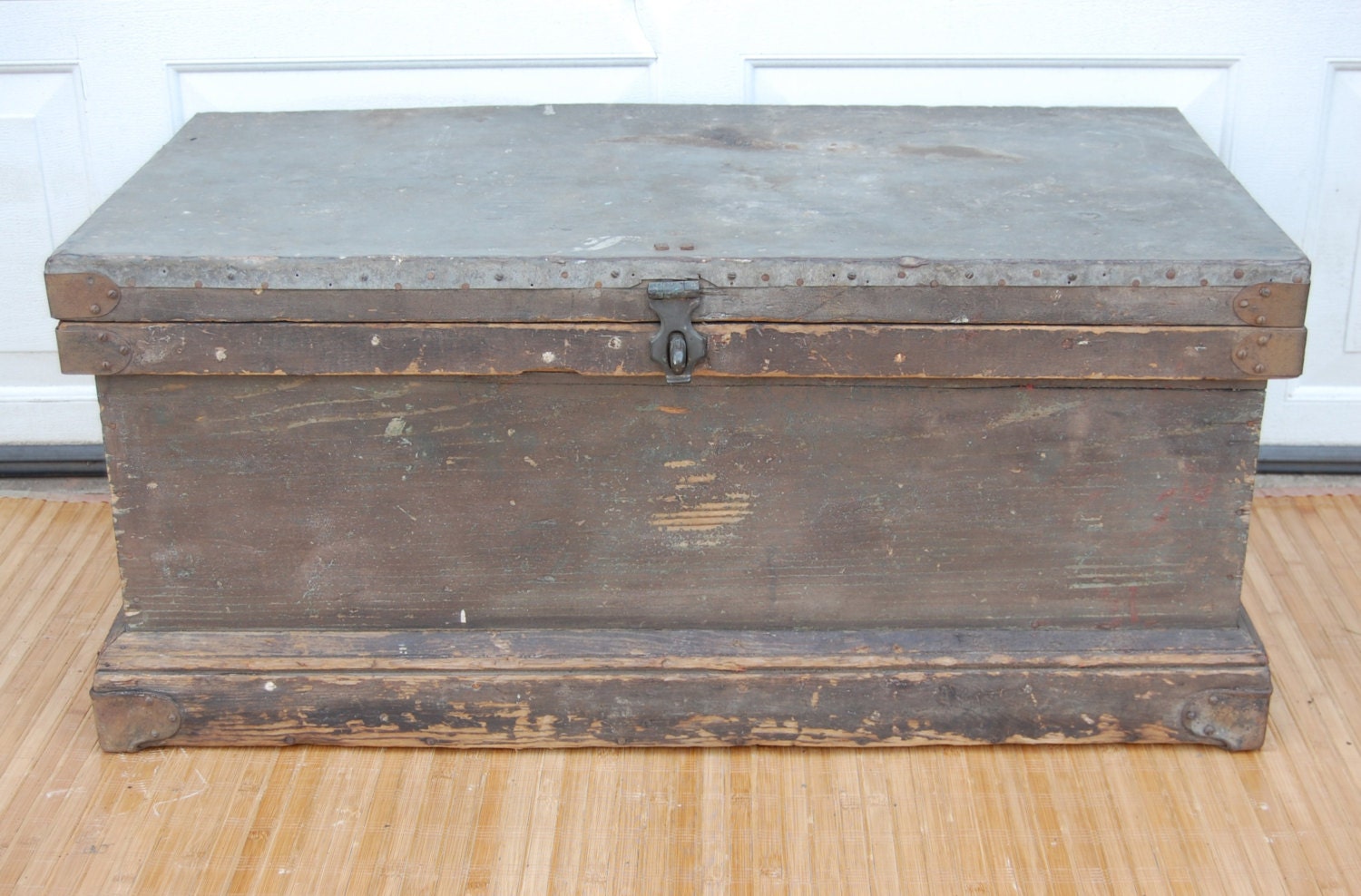 Vintage Rustic Wooden Carpenter Tool Chest Coffee Table with Metal Top ...