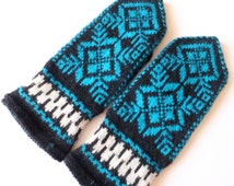 Popular items for nordic mittens on Etsy