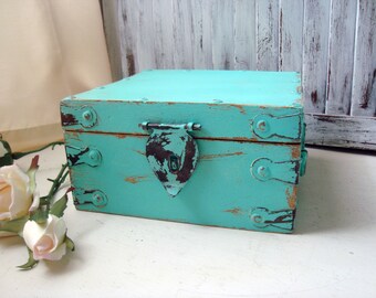 Popular items for turquoise box on Etsy