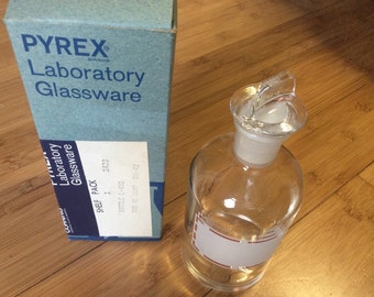 Items similar to Vintage Pyrex 1000 ml Hydrometer Cylinder 2962 with ...
