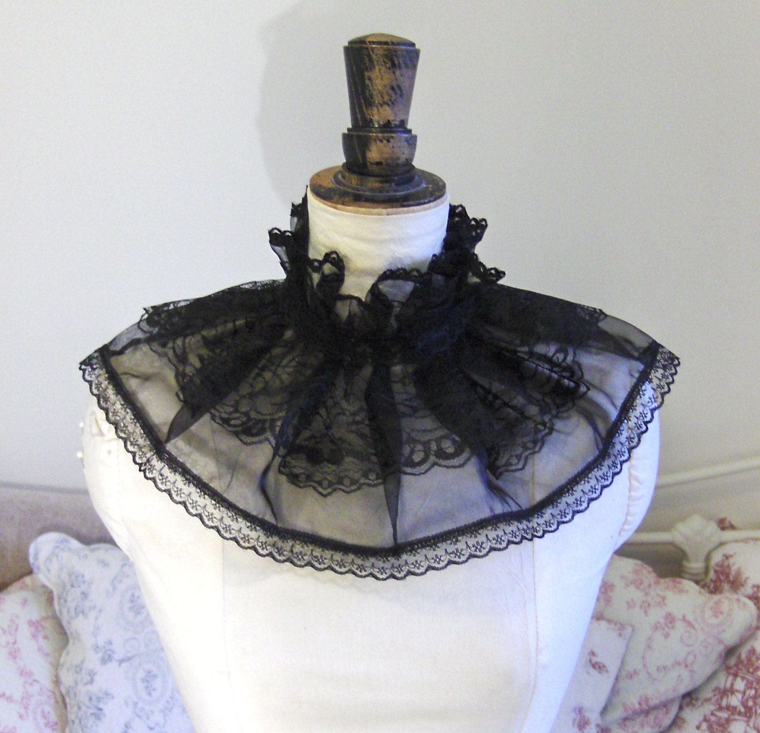 Black Victorian steampunk neck ruffle collar.