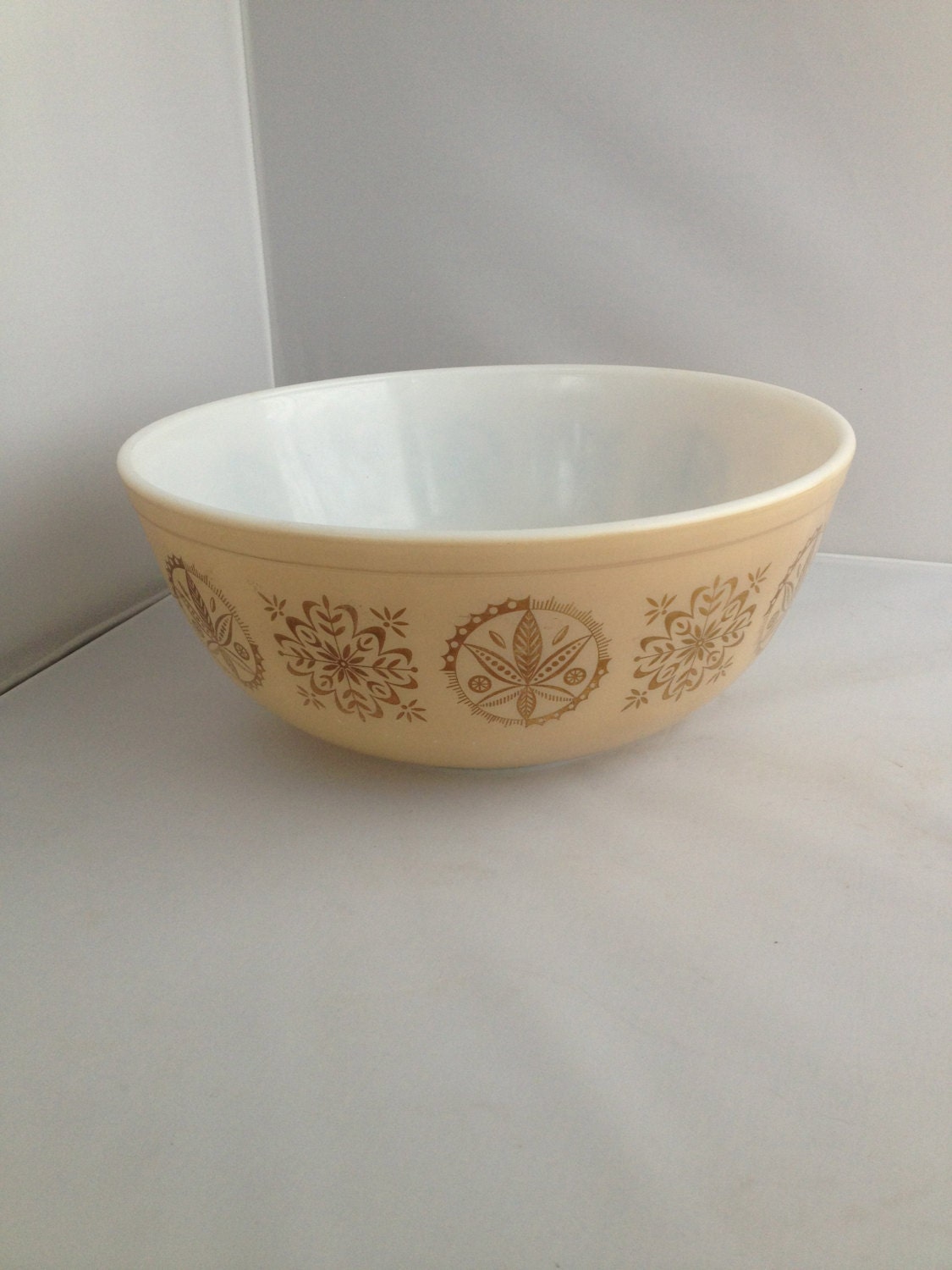 Vintage 1958 4 Quart Beige and Gold Pyrex Promotional Hex Signs Mixing ...