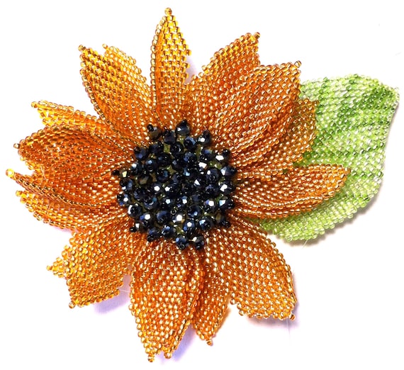 Pattern & tutorial for beaded sunflower with the leaf