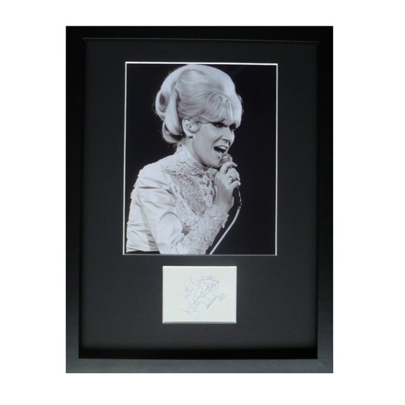 DUSTY SPRINGFIELD AUTOGRAPH photo display by Autocollector67