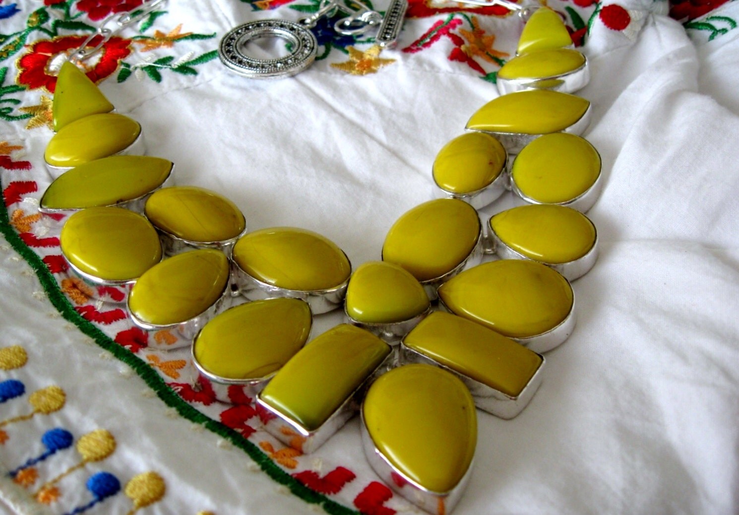 Marvelous Refurbished Bold Yellow Agate Cluster Bib Silver Plated Link ...