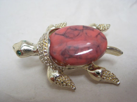 Sea Turtle Brooch Salmon Gold Rhinestone Green Vintage Pin