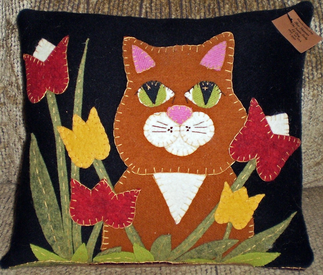 Oley Valley Primitives Wool Applique CAT in the GARDEN Pillow