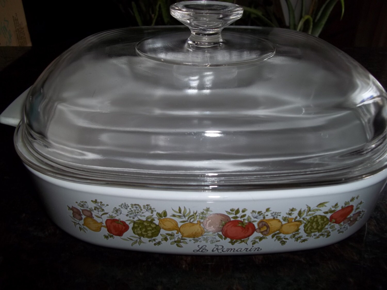 Pyrex /Corning Ware Spice of Life A-10-B With Pyrex Lid