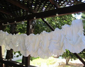 Vintage Ruffled White Valance Lined Eyelet Gathered Ruffled Romantic ...