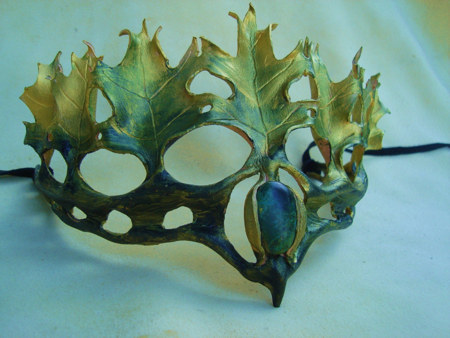 OAK LEAF CROWN