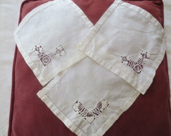 Popular items for cutwork napkins on Etsy