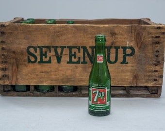 Vintage 7 Up Crate with a set of 12 Original 7 Up Bottles - 1960 - 1970's