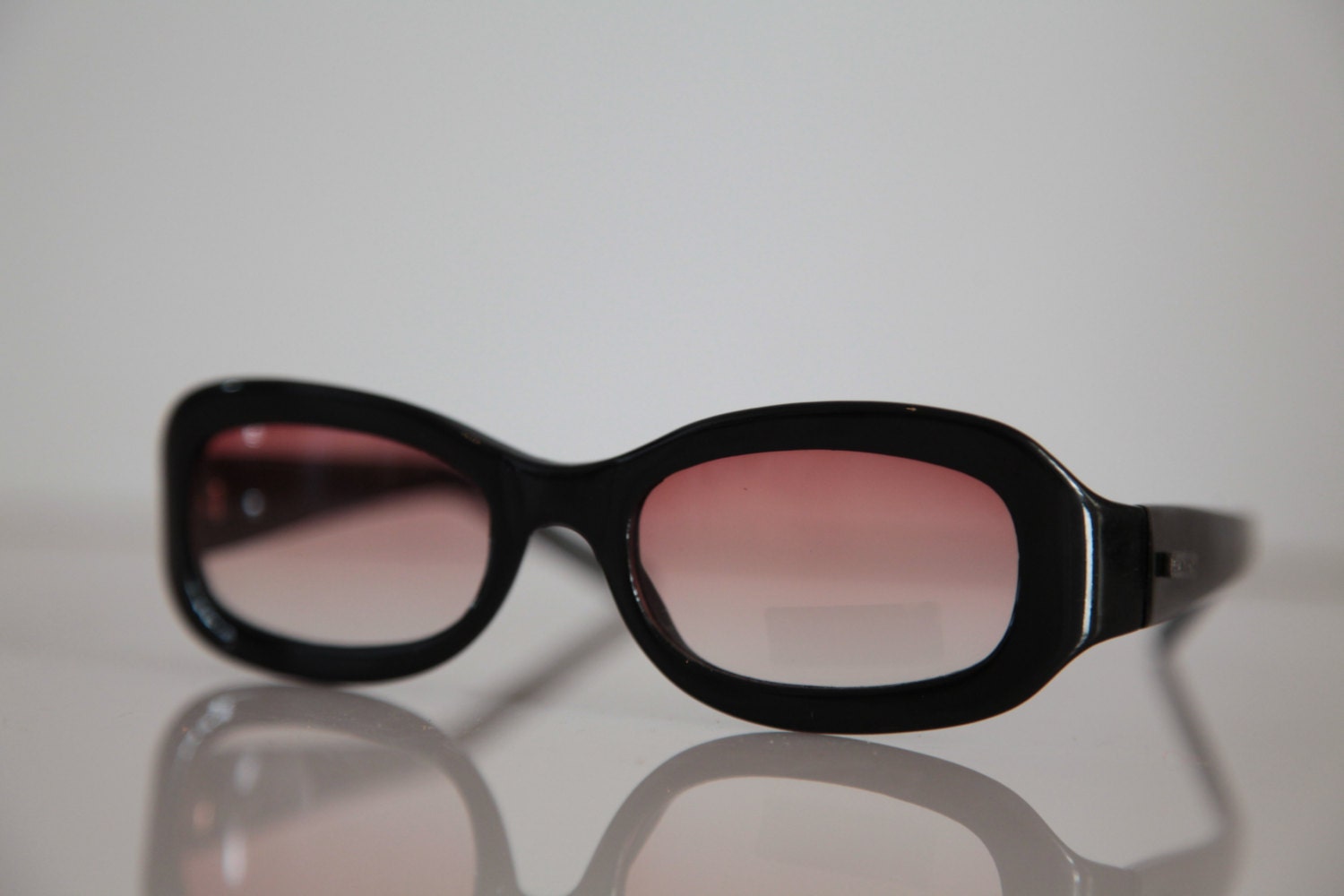 Vintage 90s Black Frame, Gradient Red lenses. 3 PAIRS – Haute Juice