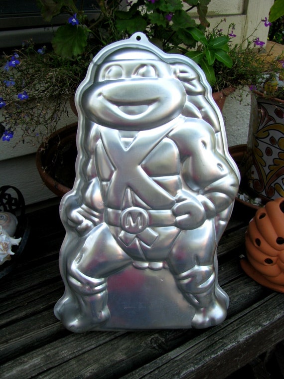 WILTON Teenage Mutant Ninja Turtles Cake Pan Michelangelo Full