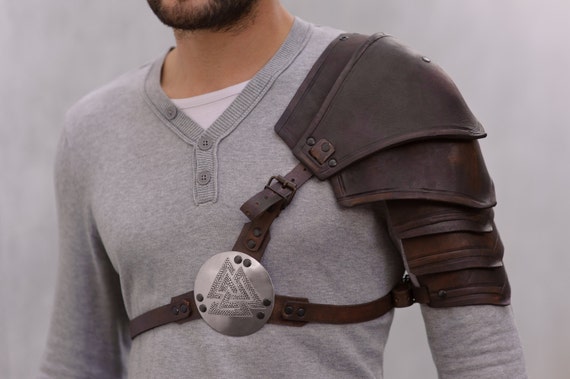 Is it possible to attach shoulder armor without a gorget? : r/LARP