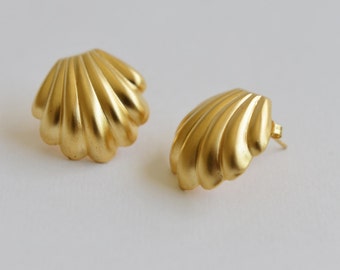 Gold shell earrings | Etsy