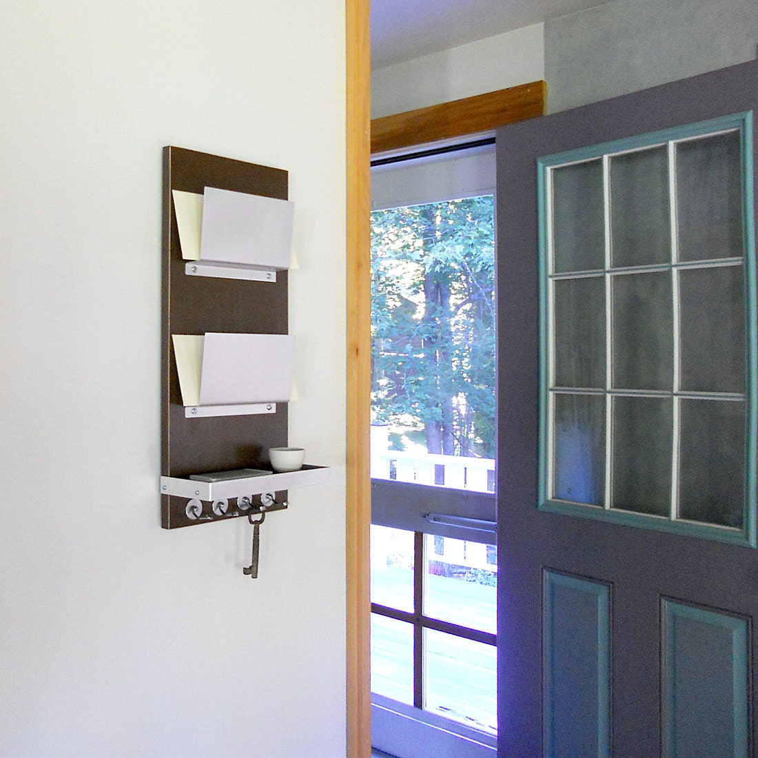 OFFICE MAIL ORGANIZER: Mail Holder and Shelf with Key Hooks