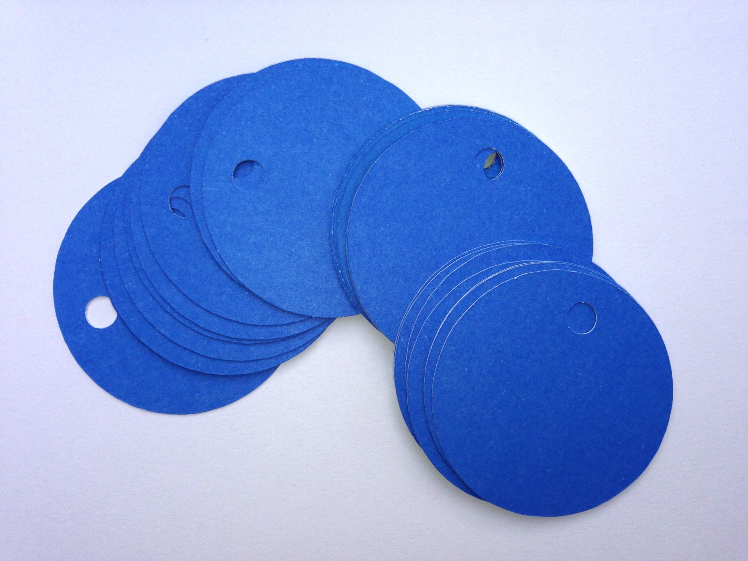 Set of 25 Royal Blue Circle Paper Tags by StuckOnACloud on Etsy
