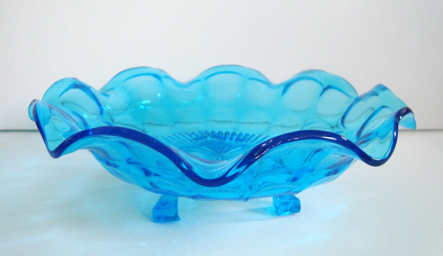 Bright blue glass serving dish cake stand with 3 feet – Haute Juice
