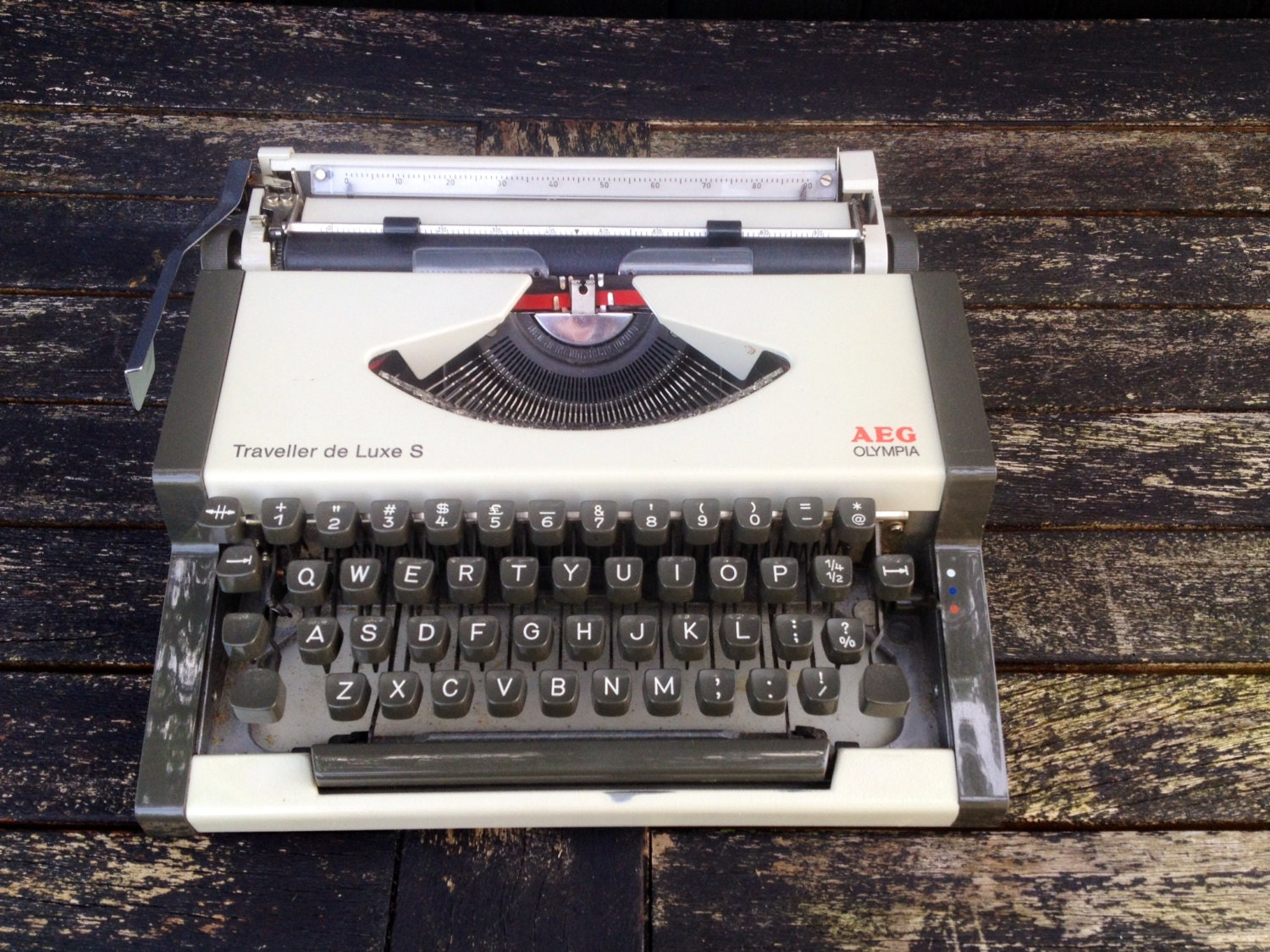 Vintage 1970s AEG Olympia Traveller Deluxe S Portable Typewriter in ...