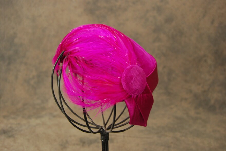 vintage 50s Feather Hat – Magenta Velvet Topper Bandeau – 1950s Hat