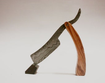 The Classic: Shave Ready Damascus Olive Wood Straight Razor