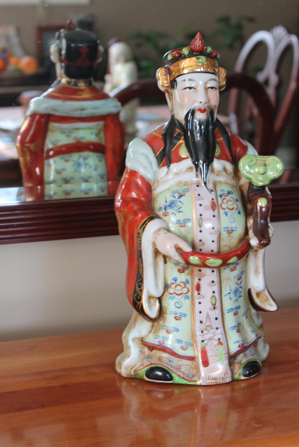 Hand Painted Chinese Porcelain Man – Haute Juice