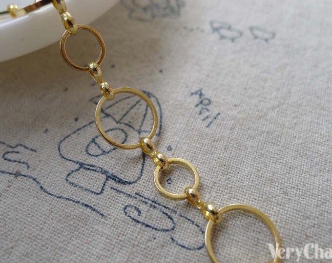 Gold loop necklace | Etsy