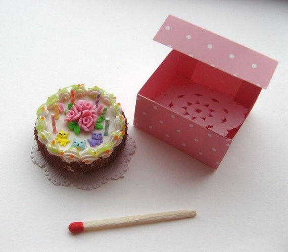 Items similar to Dollhouse miniature cake for dolls on Etsy