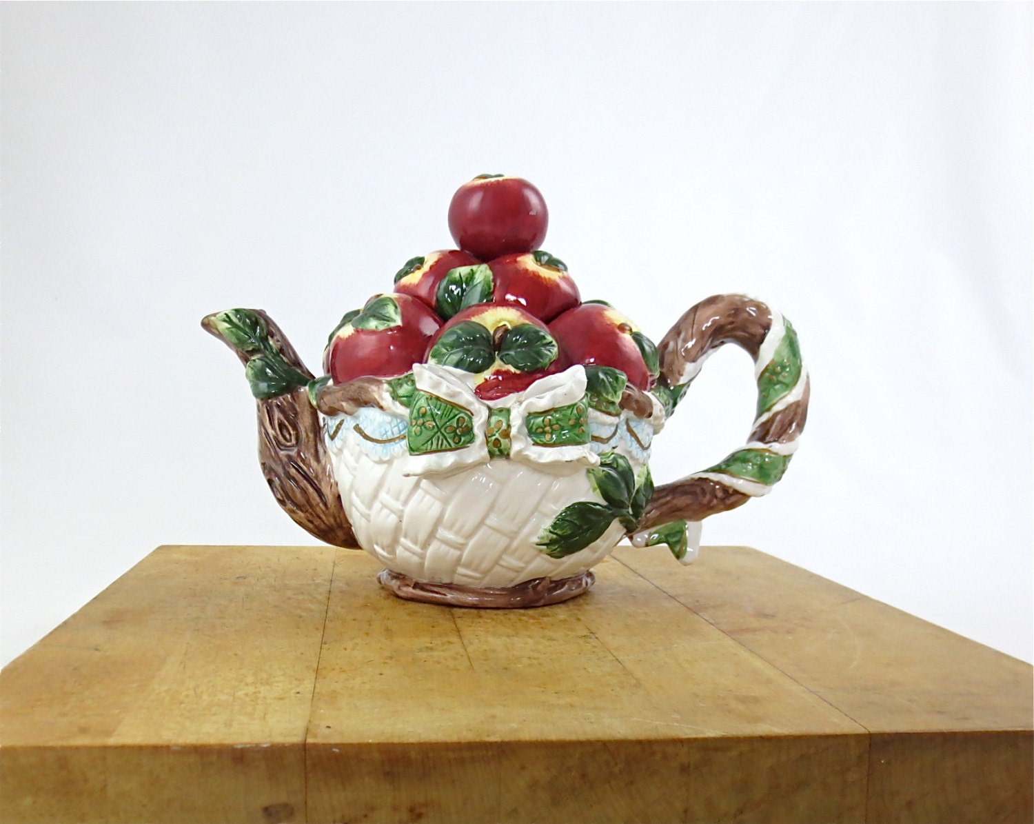 Porcelain Basket of Apples Figural Teapot – Haute Juice