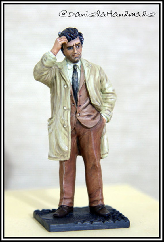 Detective Lieutenant Columbo hand painted figurine FREE