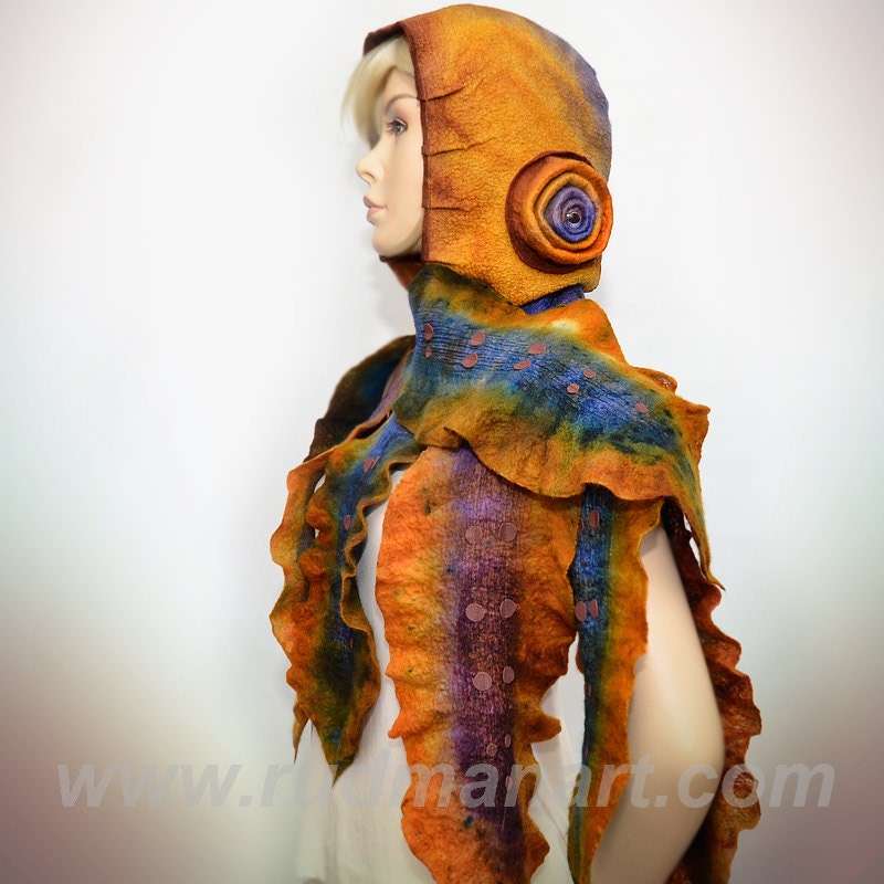 Felted Hood Scarf Octopus made of Silk and Wool
