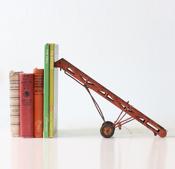 Items similar to Vintage Toy Hay Elevator, by Tru Scale on Etsy