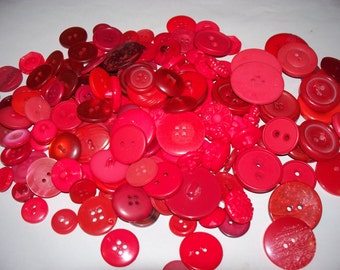150 Medium to Large Red buttons, Lot RED-2