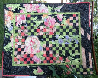 Items similar to Tulips in Spring - Quilted Floral Wall Hanging Pattern ...